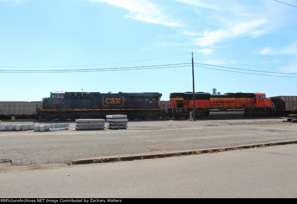 CSX 3011 BNSF 9315